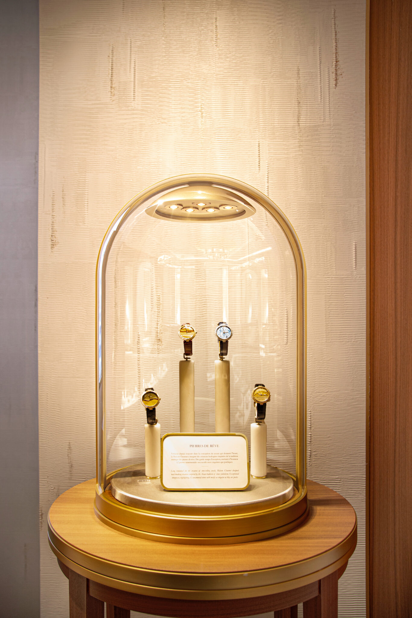 L’ART ET LA MATIÈRE : INTERVIEW AVEC CAROLINE PERRIN | Moore